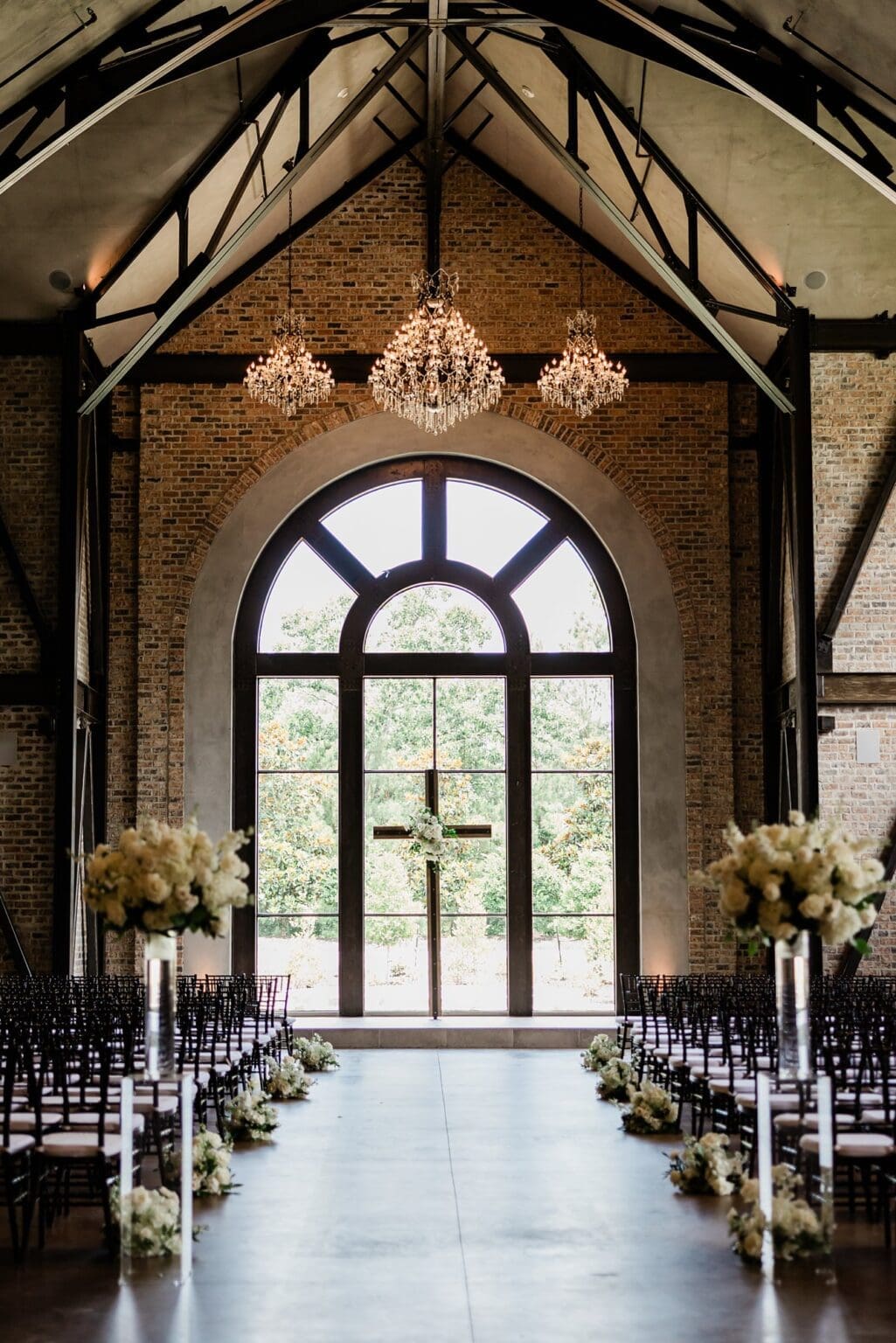 A Fairytale Wedding at Iron Manor | The Williamsons | kristinnichole.com
